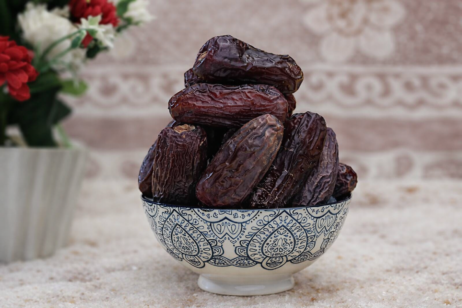 Premium Dates India | Buy Ajwa & Medjool Dates Online – Gaama